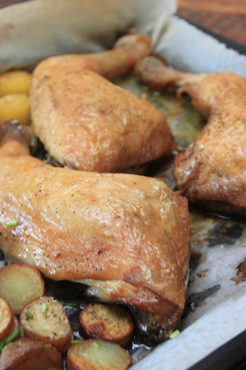 Gegrilde kip, aardappeltjes en worteltjes - op één grillplaat - Foodinista